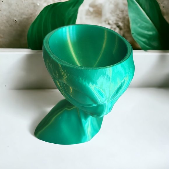 Accents | Cool Alien Head Planter Retro Spaceship Space Age Green ...